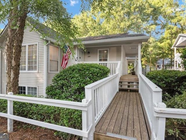 1110 Gettysburg Pl, Sandy Springs, GA 30350