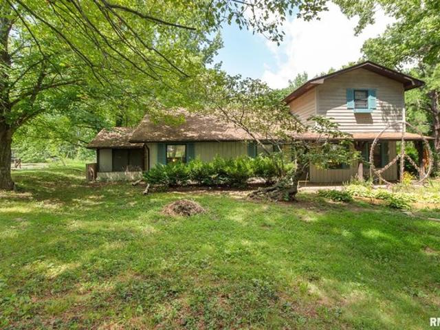 1110 Harmony Ln, Carbondale, IL 62902