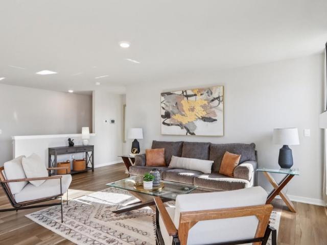 1110 Hillside Place