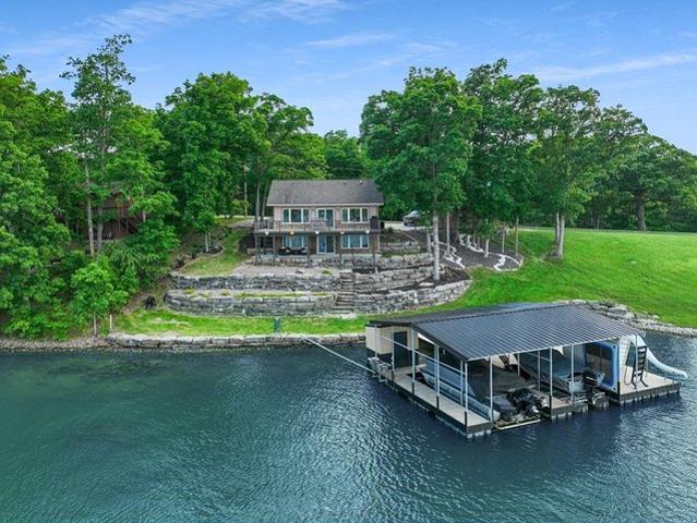 1110 Lake Dr, Keytesville, MO 65261