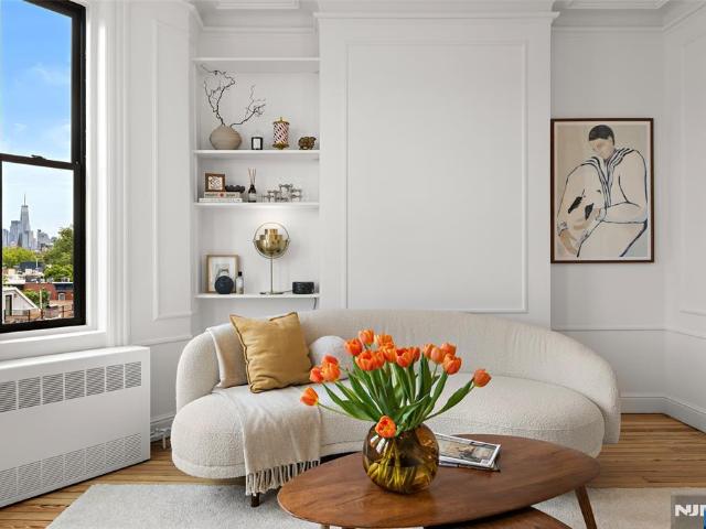 1110 Park Avenue # 5L