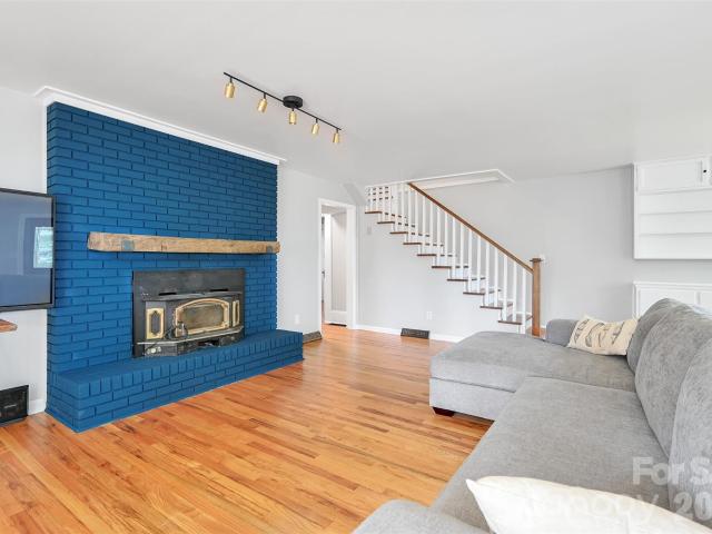 1110 Queentown Road