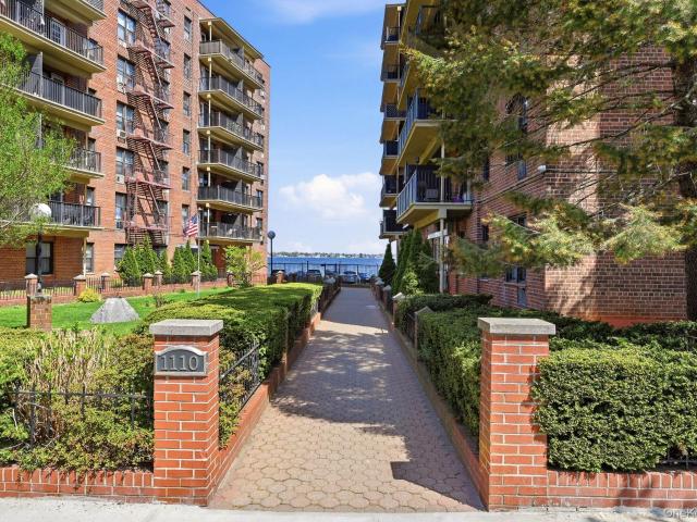 1110 Stadium Avenue 5F