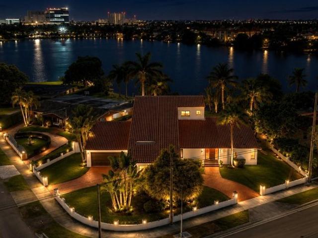 1110 SW 97th Ave, Miami, FL 33174