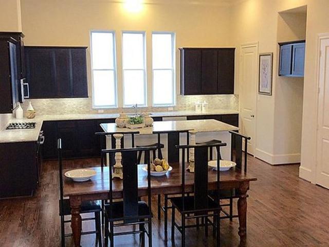 1110 Thompson St, Houston, TX 77007
