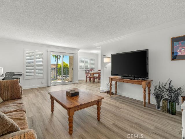 1110 W 10th Street 104