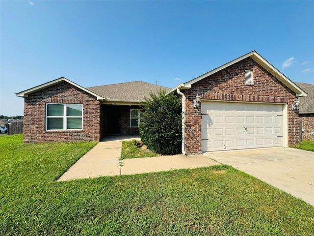 1110 W Missouri Ave, Claremore, OK 74019