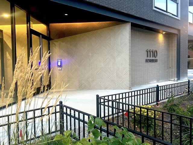 1110 W Schubert Ave Apt 201, Chicago, IL 60614