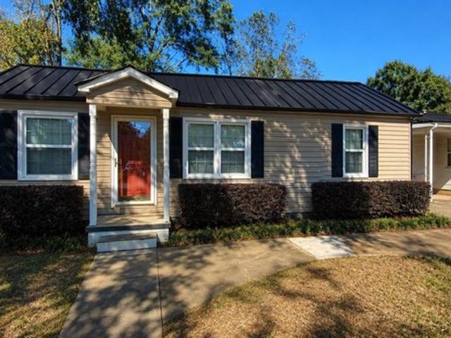1110 W Walnut St, Sylacauga, AL 35150