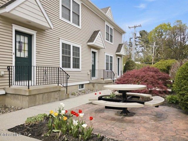 1110 Western Ave Apt 10, Albany, NY 12203