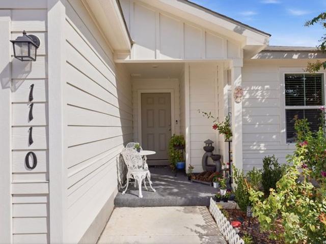 1110 Western Whipbird, San Antonio, TX 78253