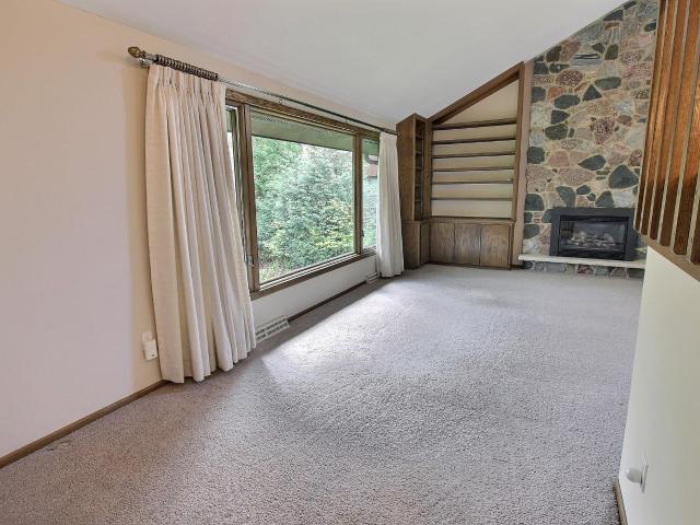 1110 Woodland Way