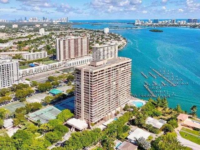 11113 Biscayne Blvd Ph 8, Miami, FL 33181