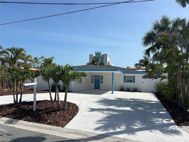 11110 1st St E, Treasure Island, FL 33706