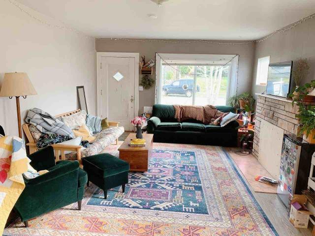 1111/1113/1115 N Garden St 4 Bedroom Apartment for Rent at 1115 North Garden Street, Bellingham, WA 98225 Sehome