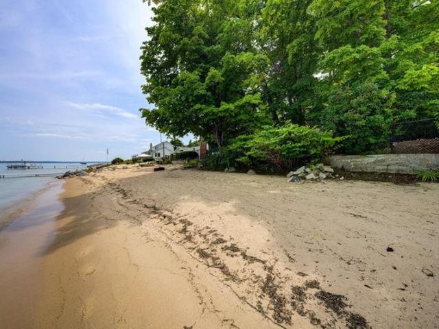 11111 S West Bay Shore Dr, Traverse City, MI 49684