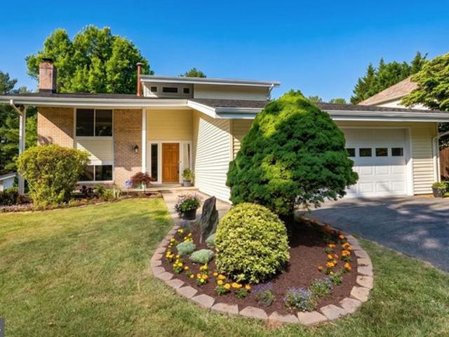 11112 Broad Green Dr, Potomac, MD 20854