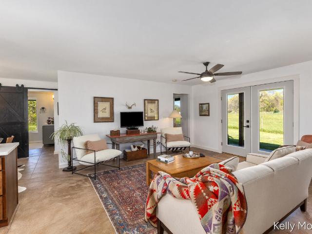 11117 W Snows Lake Road