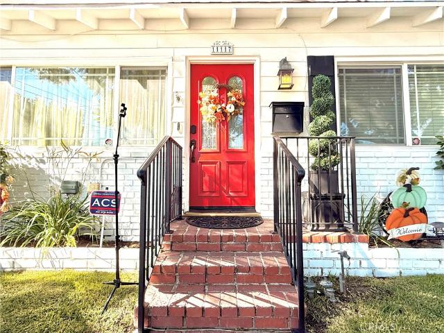 11117 Sylvan St, North Hollywood, CA 91606 | MLS #PW26077 | Compass