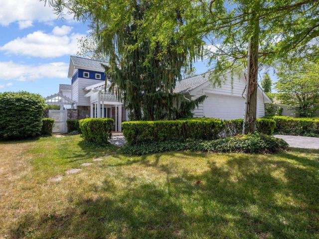 11114 Lakeshore Drive