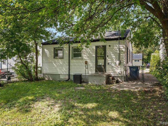 11118 Jewett Avenue