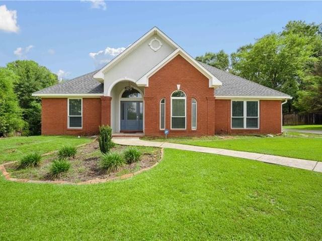 11119 Lake Cir, Daphne, AL 36526