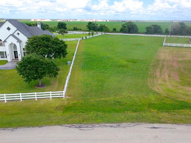 1111 Mulberry Farm Ln