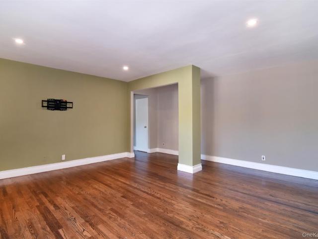 1111 Midland Avenue 2C