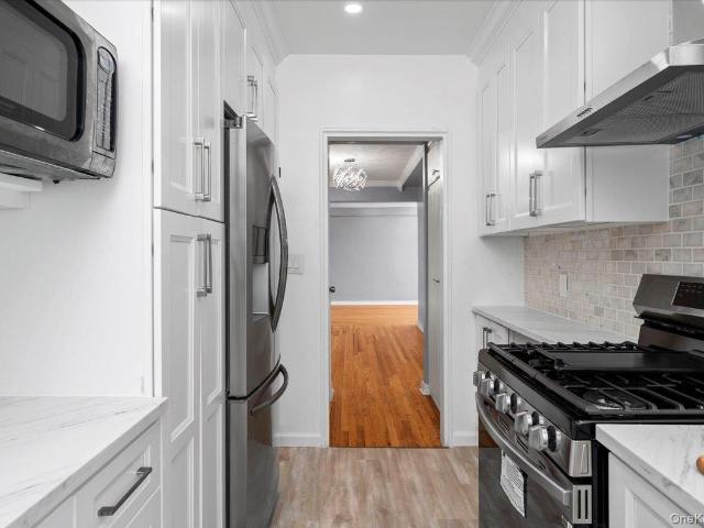 1111 Midland Avenue 6G