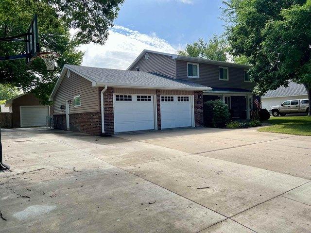 1111 Miles Ct, North Platte, NE 69101