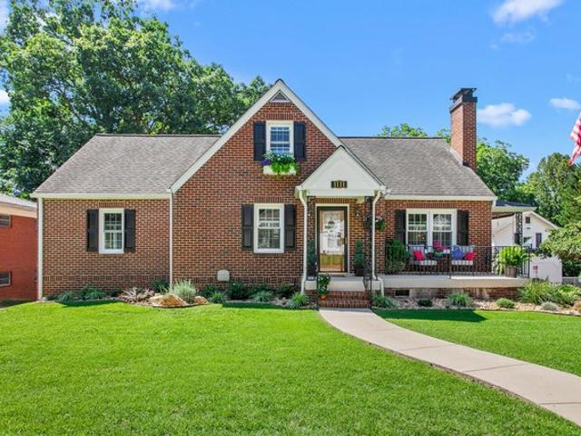 1111 N Woodleigh Cir, Reidsville, NC 27320