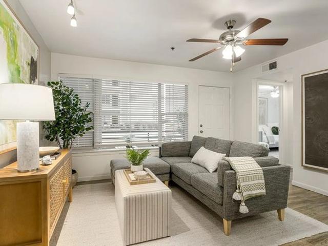 1111 Oak Tree Ave, Norman, OK 73072