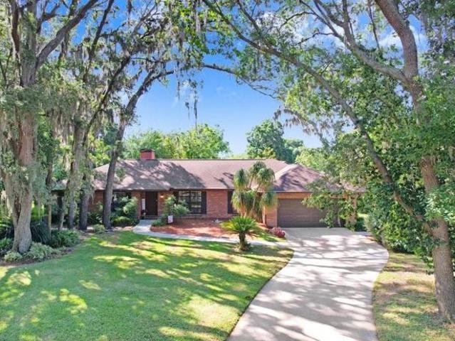 1111 Oakridge Manor Dr, Brandon, FL 33511