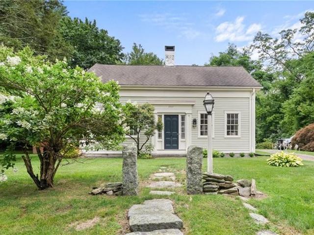 1111 Old Smithfield Rd, North Smithfield, RI 02896