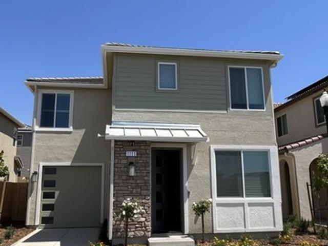 1111 Alcove Way W, Madera, CA 93636