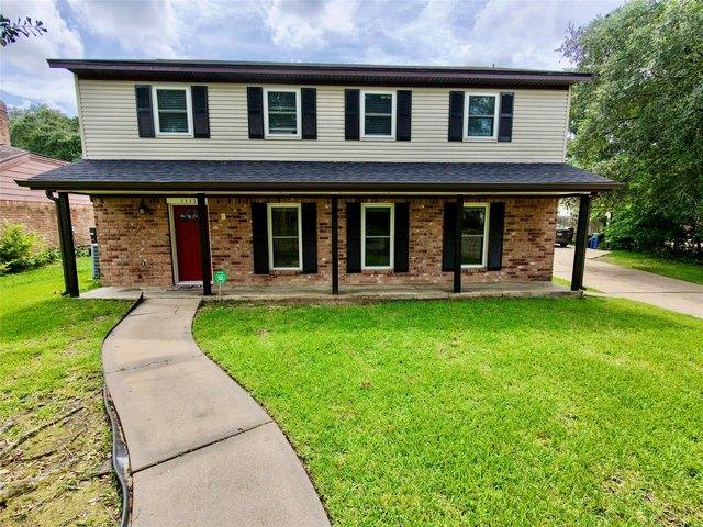 1111 Appleford Dr, Seabrook, TX 77586