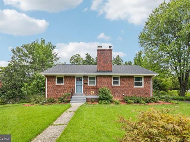 1111 Archer Ct, Alexandria, VA 22312