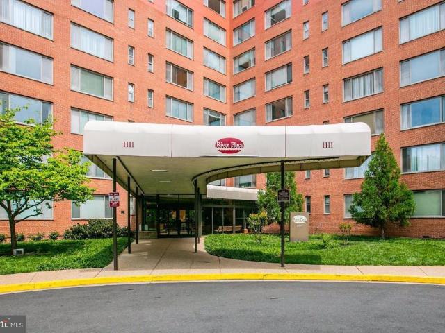1111 Arlington Boulevard # 319