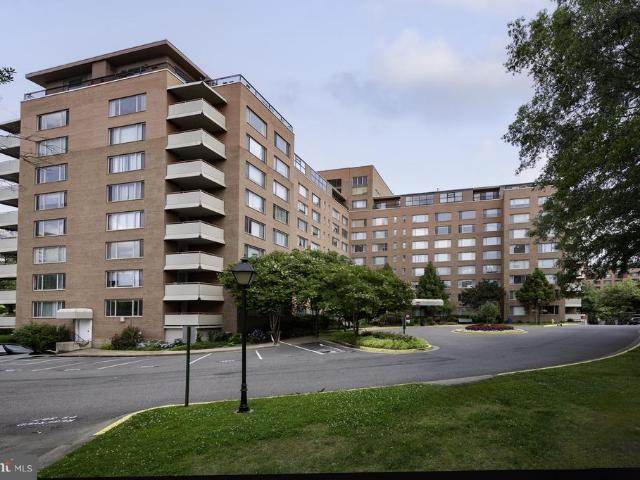 1111 Arlington Boulevard # 823