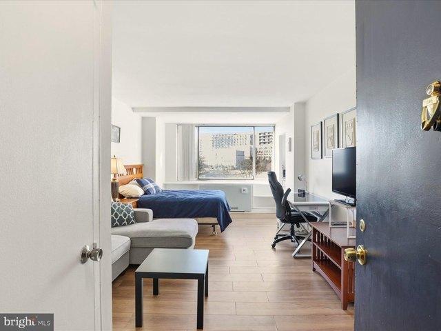 1111 Arlington Blvd Apt 646, Arlington, VA 22209