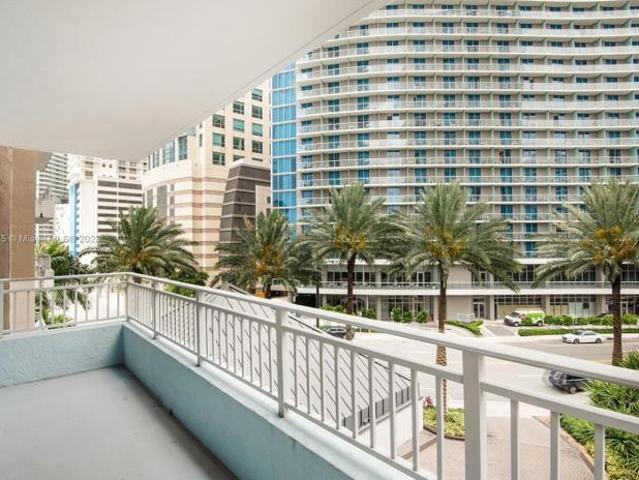 1111 Brickell Bay Dr #402, Miami, FL 33131
