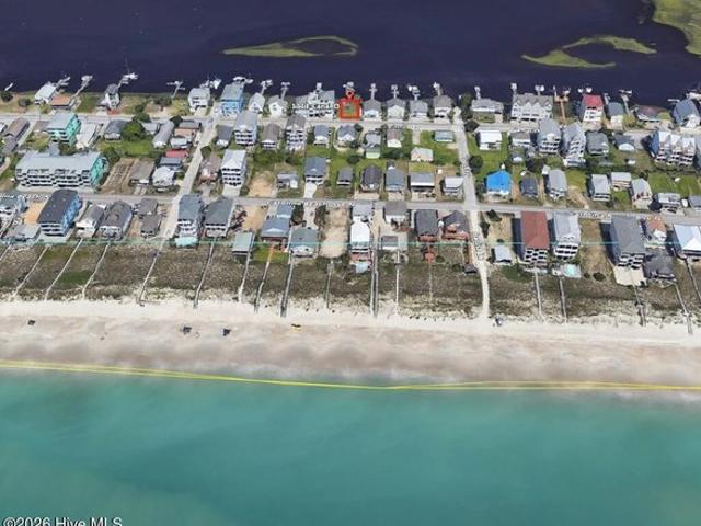 1111 Canal Dr, Carolina Beach, NC 28428