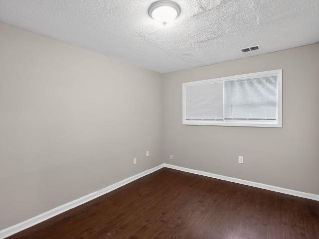 1111 canary ln