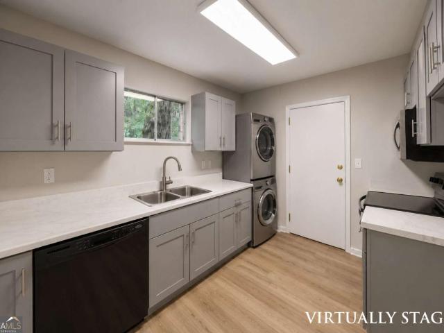 1111 Clairemont Avenue N3