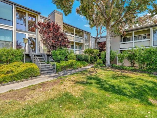 1111 Compass Ln 208, Foster City, CA 94404
