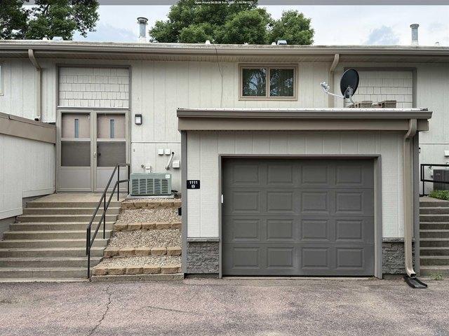 1111 Council Oak Dr, Sioux City, IA 51109