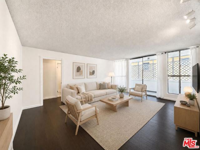 1111 Euclid St #104, Santa Monica, US, CA