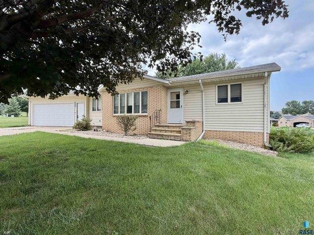 1111 Elm Cv, Luverne, MN 56156
