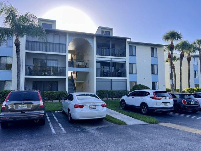 1111 Green Pine Blvd Apt G3, West Palm Beach, FL 33409