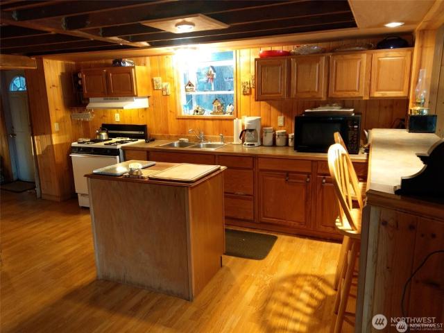 1111 Lake Sawyer Island, Black Diamond, WA 98010 | MLS #2477